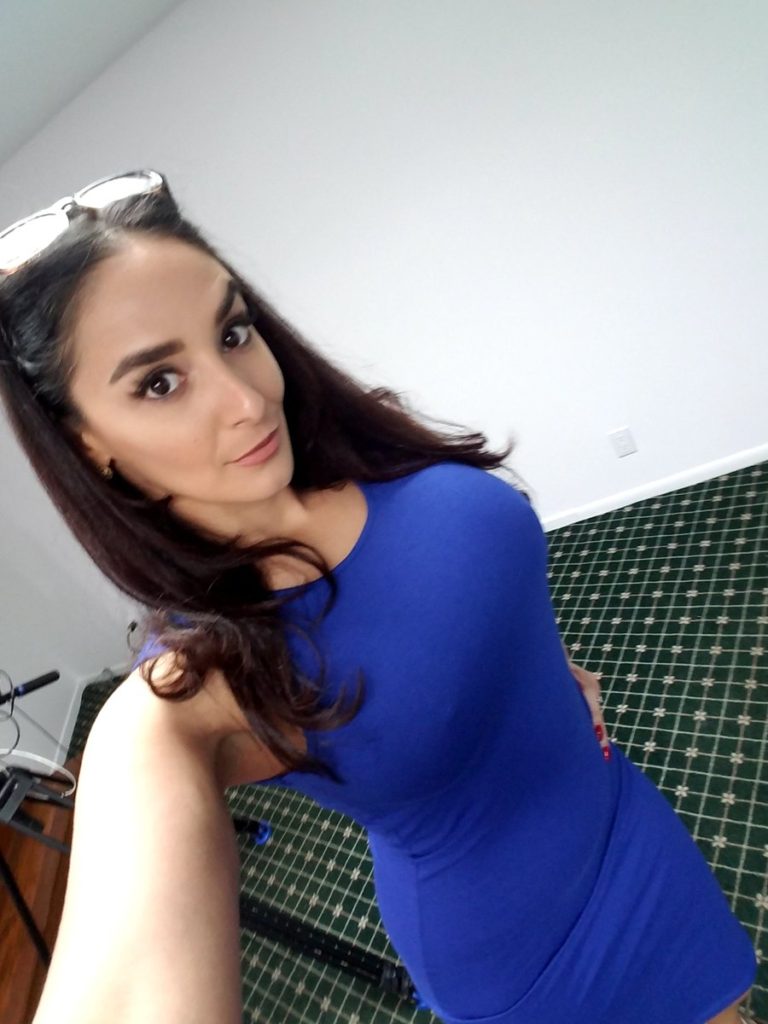 Sheena Ryder Follow Camgirls Blog
